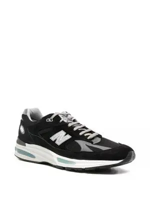 NEW BALANCE 991v2 Low-top Sneakers