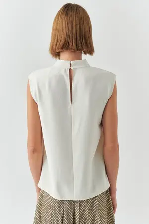 EXQUISE Ashlyn Sleeveless Cowl Neck Blouse