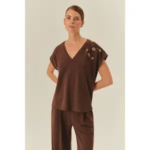 EXQUISE Embellished Cotton V-neck T-shirt