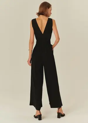 EXQUISE Alicia V-neck Wide-leg Jumpsuit