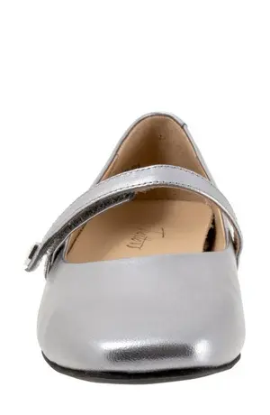 Trotters Metallic Mary Jane Flats