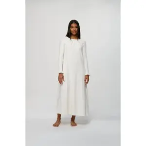 By Tess Collection