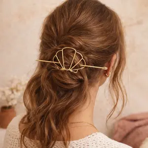 MATR BOOMIE Arnava Shell Hair Pin With Stick