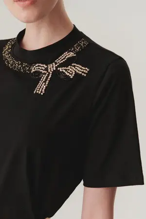 EXQUISE Leilani Embellished T-shirt - Black