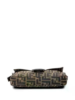 Fendi Baguette Logo-plaque Shoulder Bag