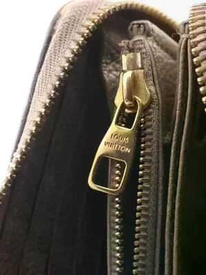 LOUIS VUITTON 2021s Zip-fastening Wallet
