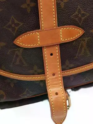 LOUIS VUITTON Saumur 30 Shoulder Bag