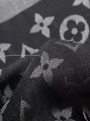 LOUIS VUITTON 2000s Logo-print Shawl