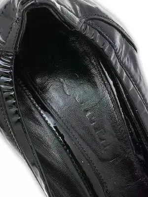 Alexander McQueen Patent Leather Pumps With Skull Charm
