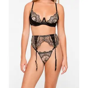 ONE EMPIRE Lissa Intimate Set - Black