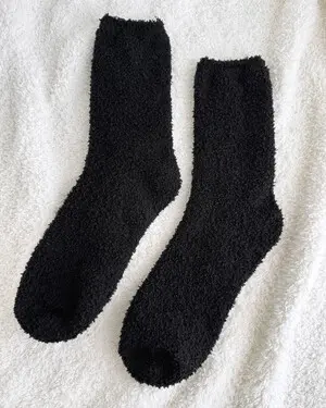 Splendid Bia Fuzzy Yarn Crew Socks - Black