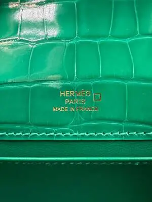 Hermès Kelly Shiny Alligator With Gold Hardware