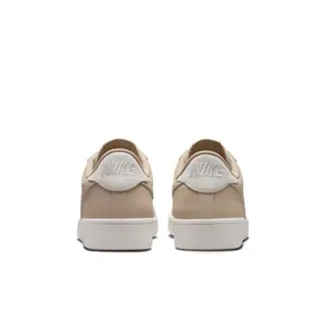 Nike Classic Low Top Sneakers