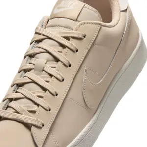 Nike Classic Low Top Sneakers