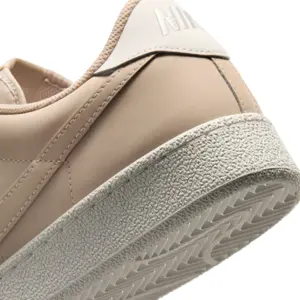 Nike Classic Low Top Sneakers