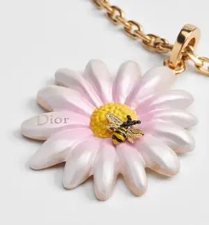 Dior Daisy And Bee Pendant Necklace