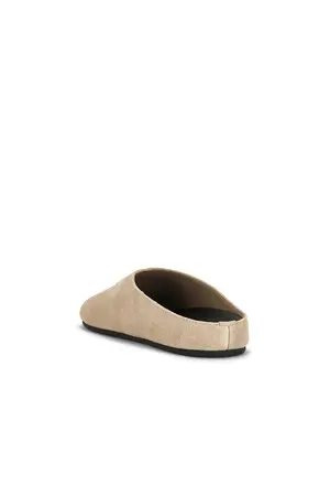 ST. AGNI Suede Mule