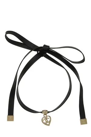 Chanel Leather Cc Heart Choker