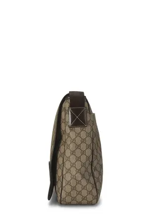 Gucci Gg Supreme Canvas Flap Messenger Bag