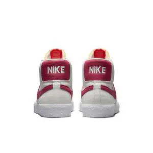 Nike Zoom Blazer Mid Sb Sneakers