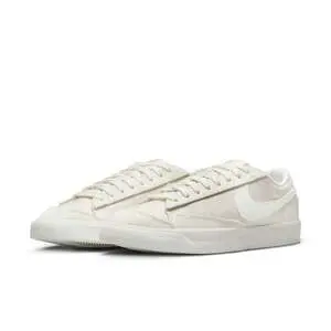 Nike Blazer Low '77 Se Flower Embroidery Sneakers