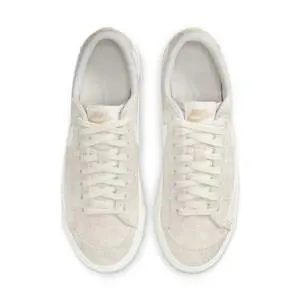 Nike Blazer Low '77 Se Flower Embroidery Sneakers