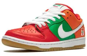Nike Dunk Low X Seven Eleven