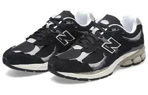 NEW BALANCE 2002r "protection Pack" Sneakers - Black/grey