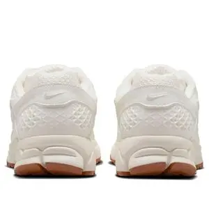 Nike Zoom Vomero Sneakers