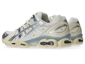 Asics Gel-nimbus Sneakers - White/silver/grey