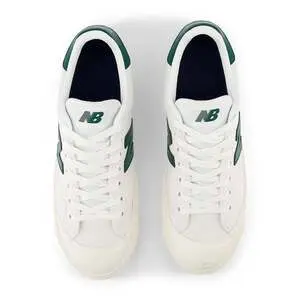 NEW BALANCE Court Shoes - White/green