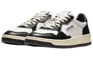 AUTRY Medalist Low Leather Sneakers - White/black