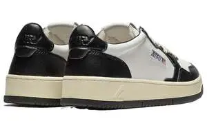 AUTRY Medalist Low Leather Sneakers - White/black