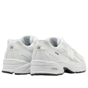 NEW BALANCE 740 White Sneakers - White/black