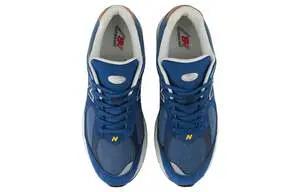 NEW BALANCE 2002r Low Top Sneakers - Blue