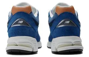 NEW BALANCE 2002r Low Top Sneakers - Blue
