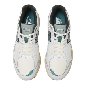 NEW BALANCE 2002r Sneakers - White/green