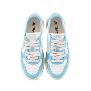 AUTRY Medalist Low Leather Sneakers - Light Blue/white