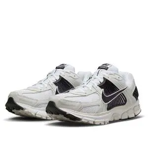 Nike Zoom Vomero Athletic Sneakers - White/black