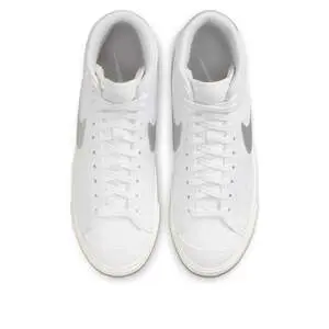 Nike Blazer Mid '77 Ess Sneakers