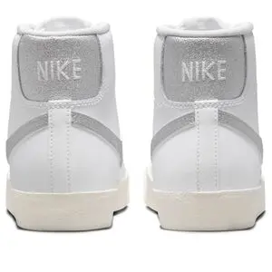 Nike Blazer Mid '77 Ess Sneakers - White/gray