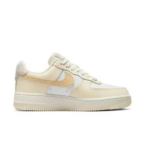 Nike Force 1 '07 Low Top Sneakers