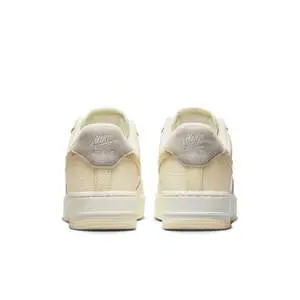 Nike Force 1 '07 Low Top Sneakers