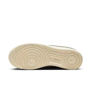 Nike Force 1 '07 Low Top Sneakers