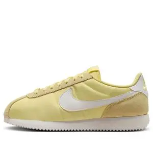 Nike Nike Cortez TXT Sneakers Soft Yellow
