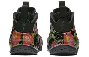 Nike Foamposite One "floral" Mid Top Sneakers - Black/white