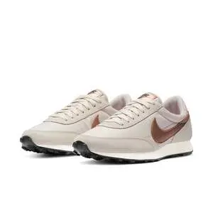 Nike Daybreak 'light Orewood Bronze' Sneakers - Creambrown