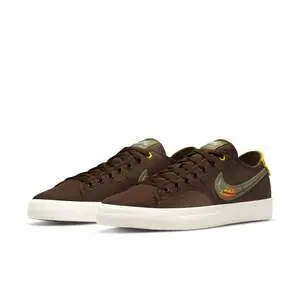 Nike Blazer Court Sb "baroque " Sneakers - Brown