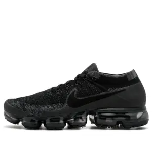 Nike Vapormax "triple " Sneakers