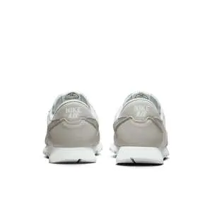 Nike Pegasus 83 Premium Sneakers